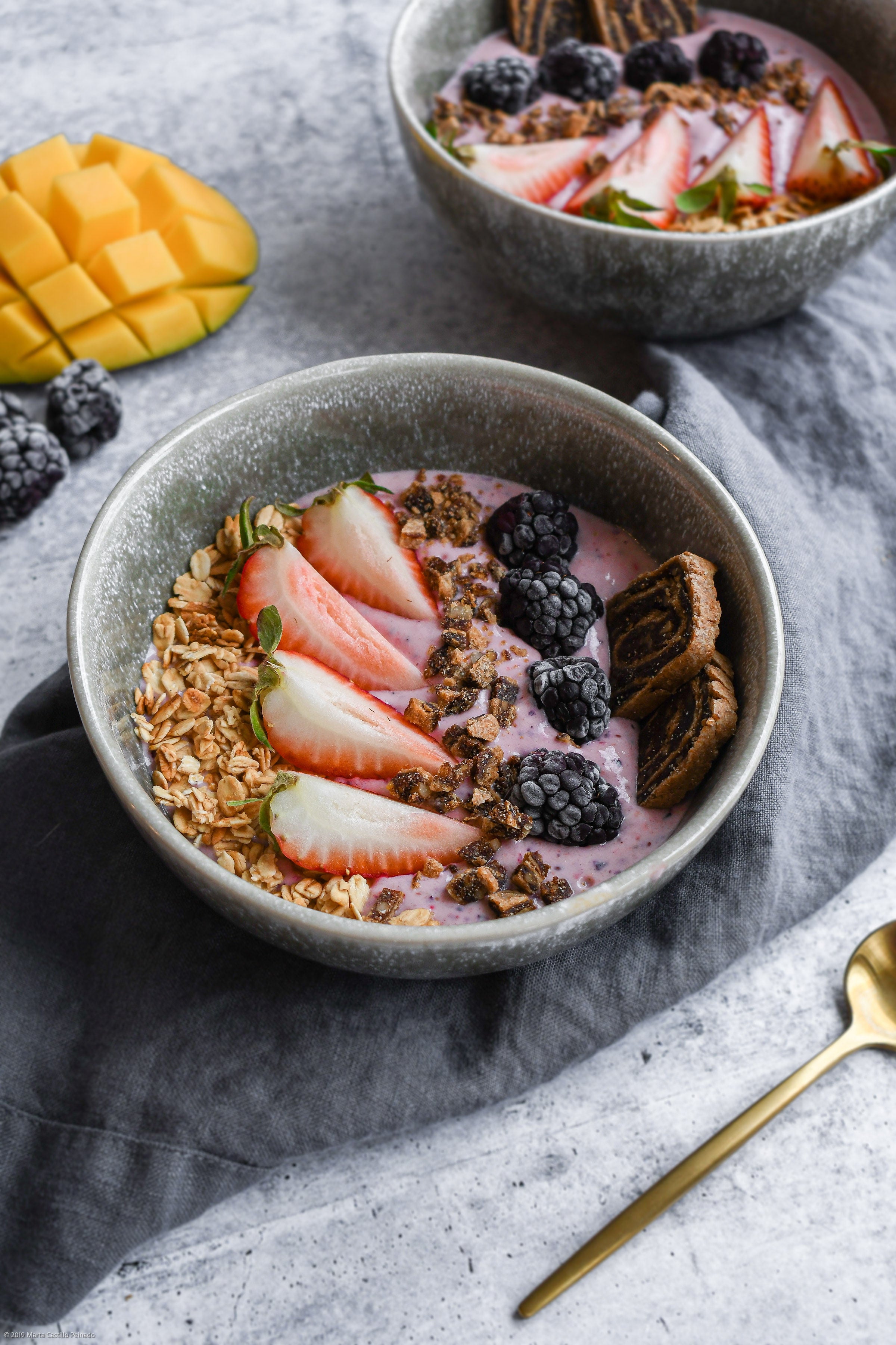 Strawberry Smoothie with Date Swirls – Darious Snack Co